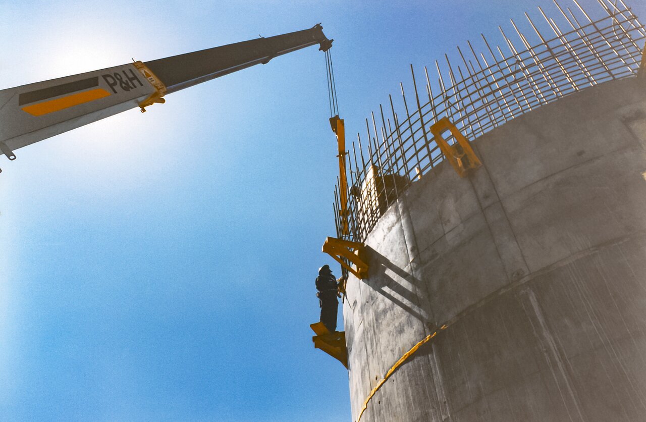 Gemini South Construction | NOIRLab