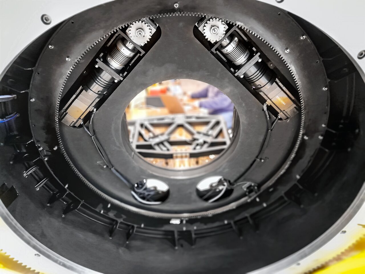 Gemini South Science Fold Mirror Rotary Table | NOIRLab