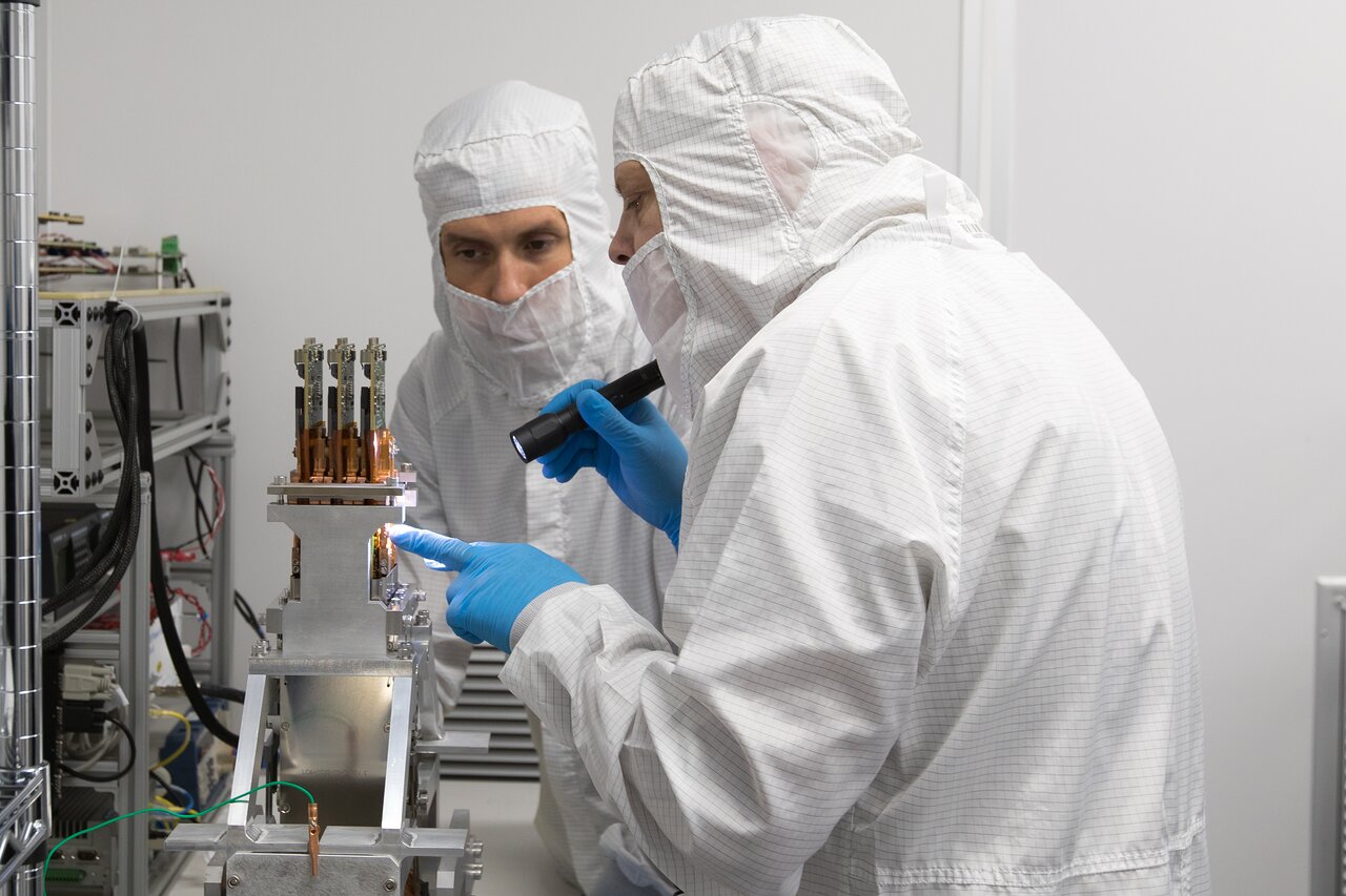 LSST Camera's First Sensor Array Arrives | NOIRLab