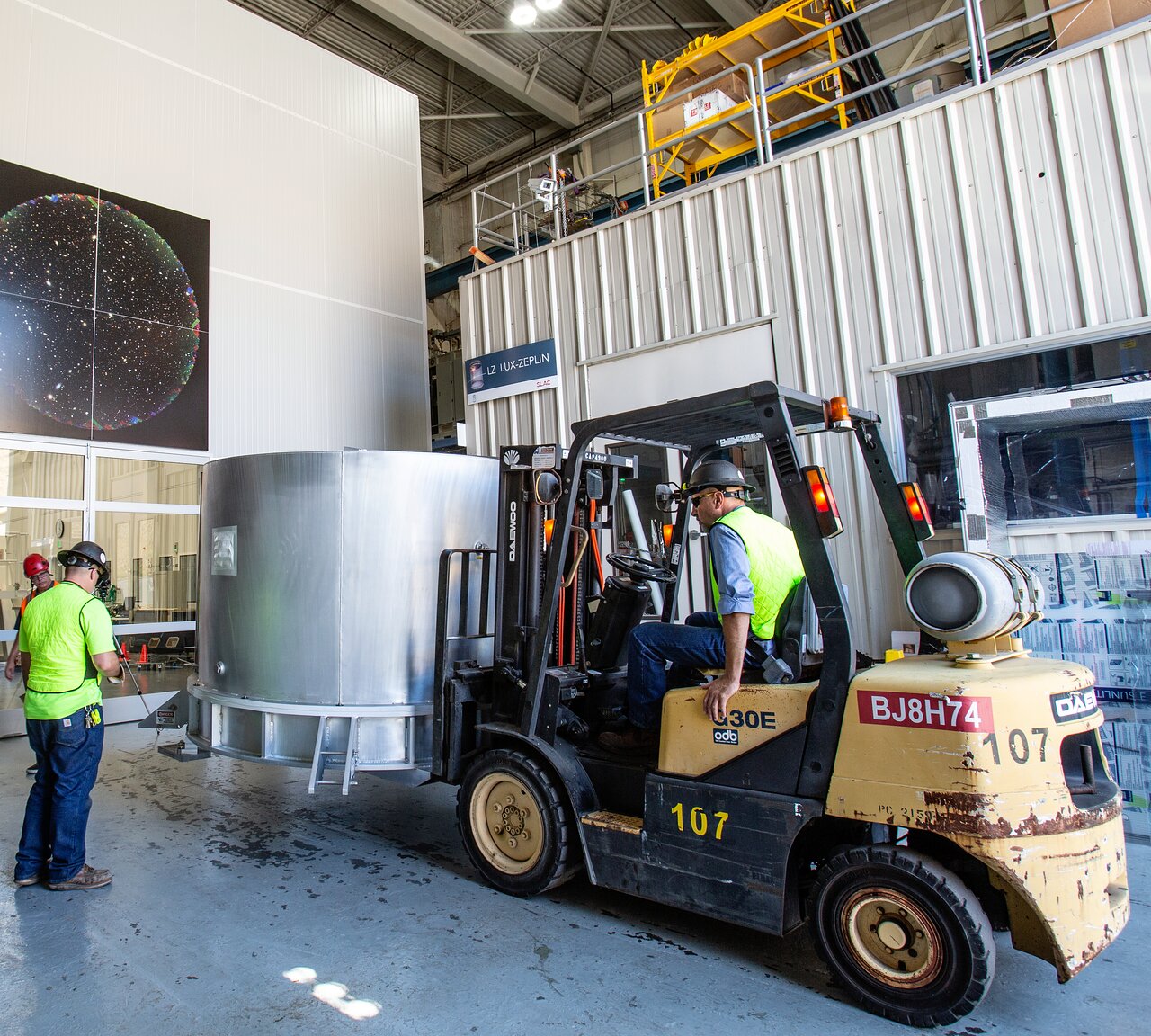 The LSST Camera Lens is here! | NOIRLab