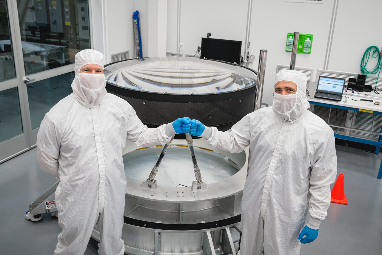 The LSST Camera Lens is here! | NOIRLab