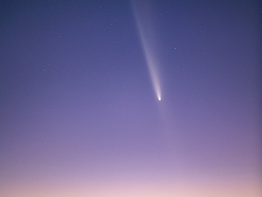 Comet C/2023 A3 (Tsuchinshan–ATLAS) Above Kitt Peak | NOIRLab