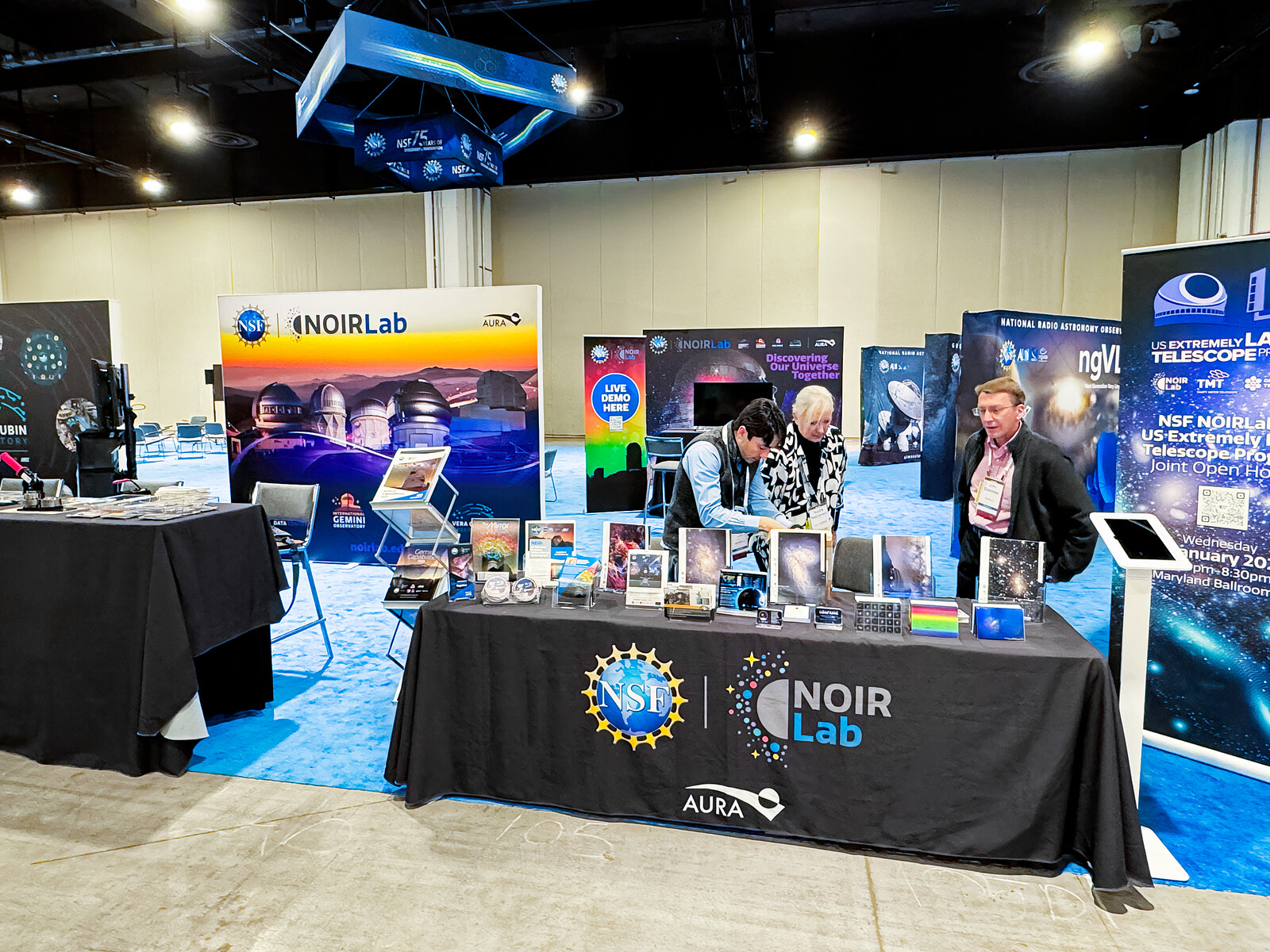 NOIRLab Booth at AAS | NOIRLab